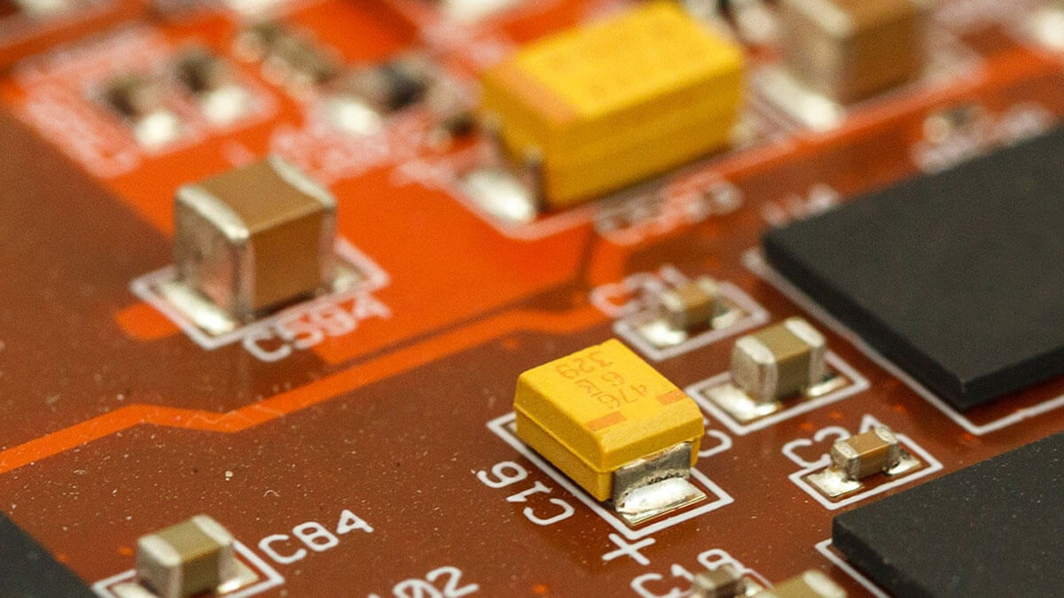 همه چیز درباره ظرفیت خازن ها | نحوه محاسبه ظرفیت خازن + عکس